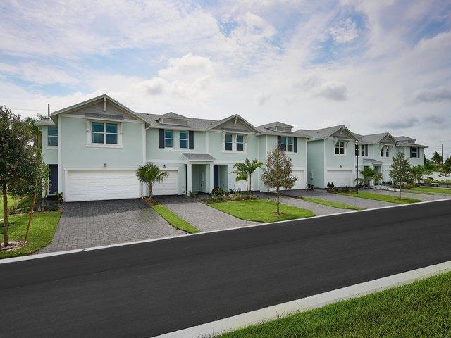 658 Salisbury Cir, Fort Pierce, FL 34982