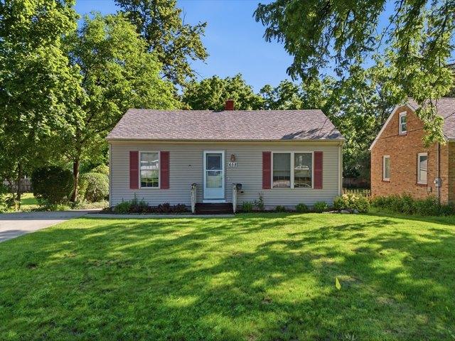 658 Pleasant St, Woodstock, IL 60098