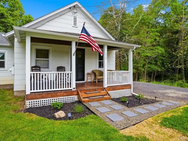 658 Route 216, Poughquag, NY 12570