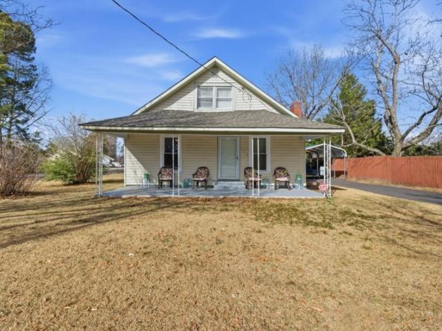 658 W Church St, Angier, NC 27501