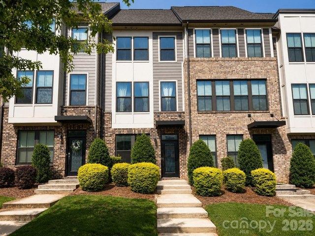 658 Uwharrie River Rd, Charlotte, NC 28211
