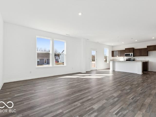 6594 Hemlock Lane