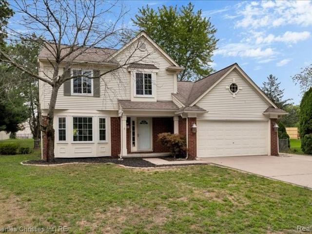 6595 Ashley Ct, Waterford Township, MI 48327
