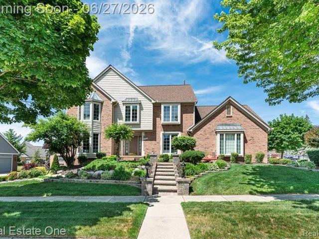 6595 Edith Ct, Troy, MI 48085