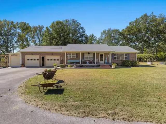 6590 LAGRANGE RD, LEIGHTON, AL 35646