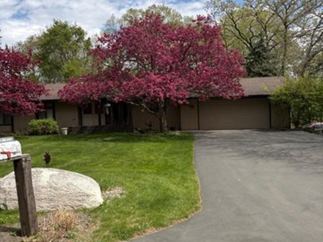 6591 Manchester Ln, Eden Prairie, MN 55346