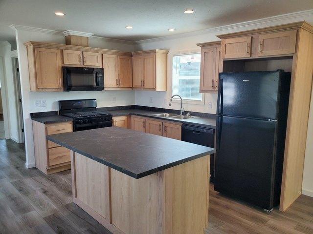 6591 Laramie Dr, Romulus, MI 48174