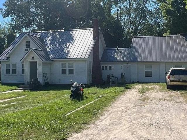 6593 Frankfort Hwy, Beulah, MI 49617