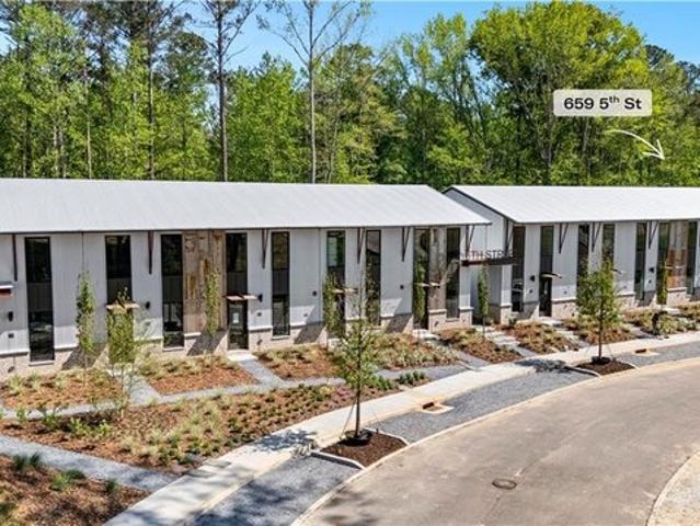 659 5th St, Fayetteville, GA 30214