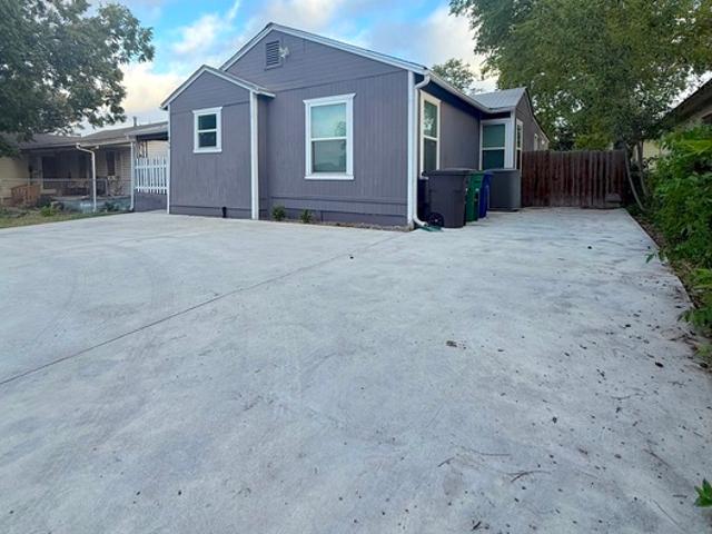 659 Olmos