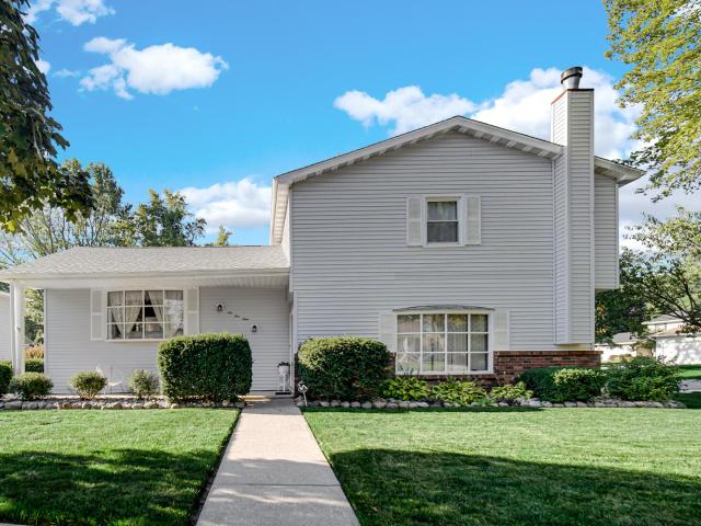 659 Lorraine Dr, Valparaiso, IN 46385 | MLS #834269 | Compass