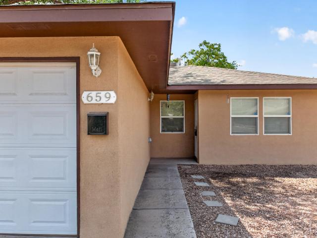 659 Los Lentes Road SE