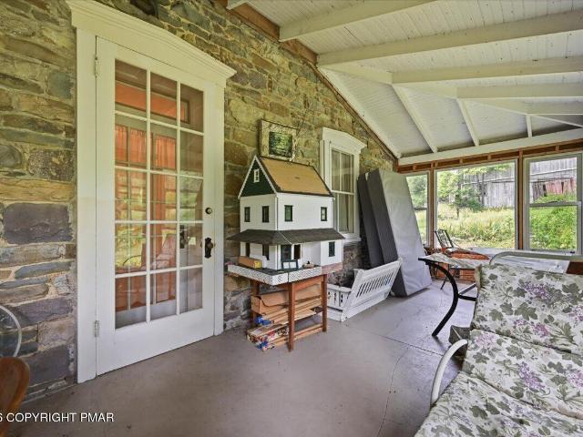 659 Mahoning Drive W