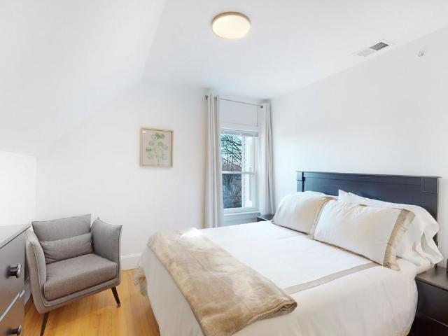 659 Properties, LLC 3 Bedroom Apartment for Rent at 655 South St, Waltham, MA 02453 Roberts