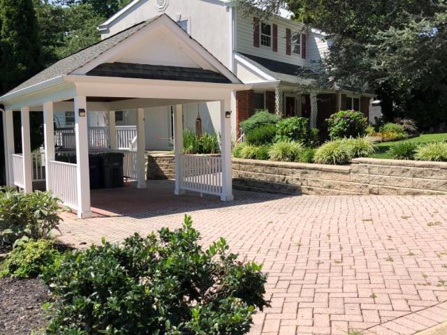 659 Roberts Avenue