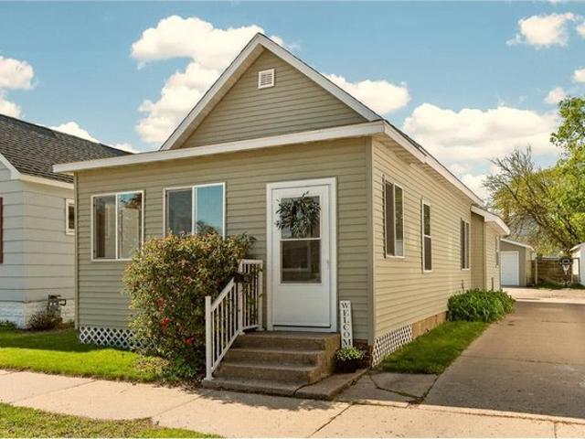 659 W 4th St, Winona, MN 55987