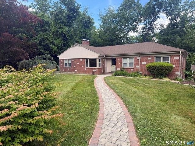659 W Woods Rd, Hamden, CT 06518