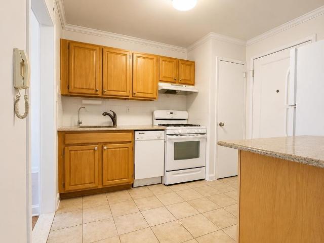 65 45 Yellowstone Boulevard 5C