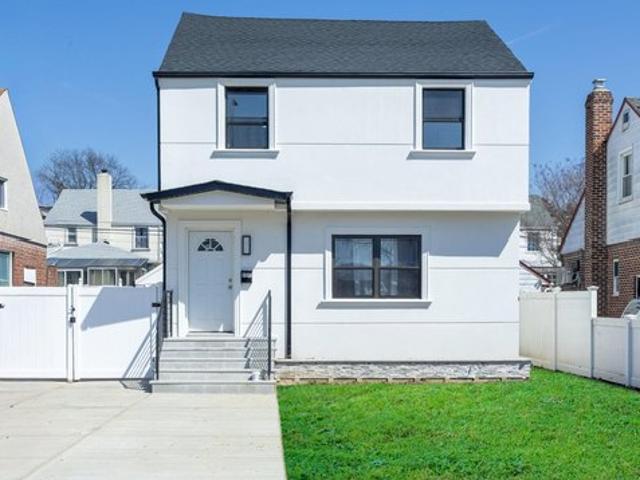65 15 rd St, Fresh Meadows, NY 11365