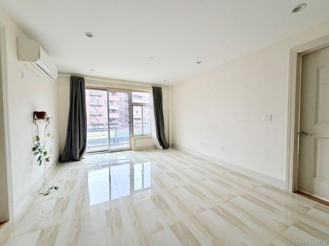 65 38 Austin Street, Unit 3F