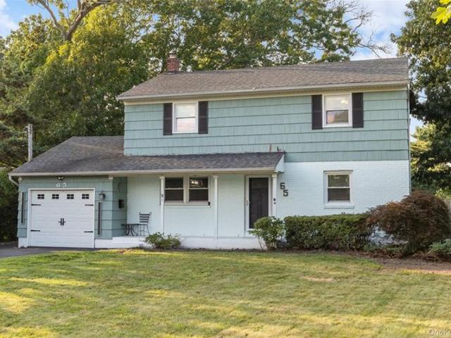 65 Timberpoint Rd, East Islip, NY 11730