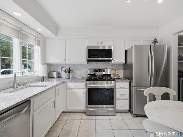 65 Tunxis Vlg Unit 65, Farmington, CT 06032