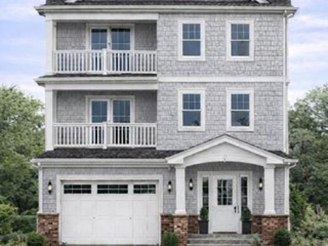 65 W 16th St, Ocean City, NJ 08226