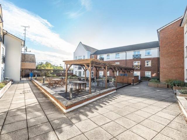 65 Walsworth Road, Hitchin, SG4 1 bed flat to rent £1,150 pcm £265 pw