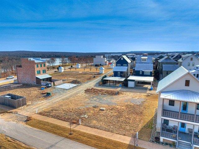 65 Water St, Carlton Landing, OK 74432
