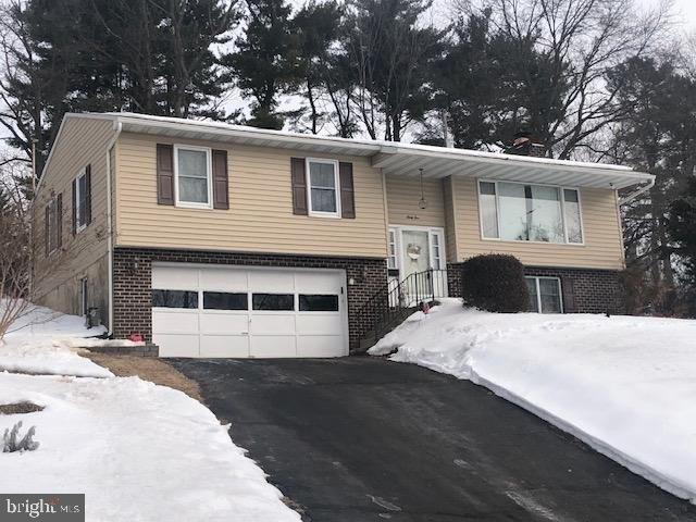 65 Wyomissing Hills Blvd, Reading, PA 19609