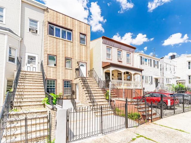 65 Baldwin Ave