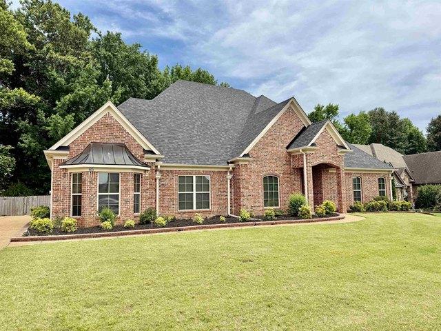 65 Burton Place Dr, Oakland, TN 38060