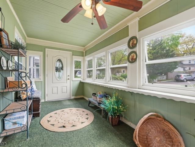 65 Carteret St