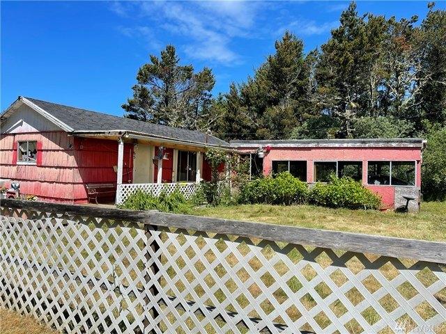 65 Chickamin Ave, Hoquiam, WA 98550