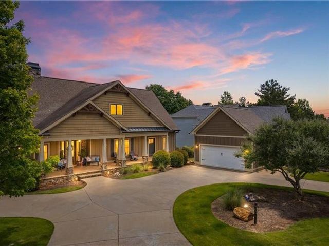 65 Cottage Ln, Toccoa, GA 30577