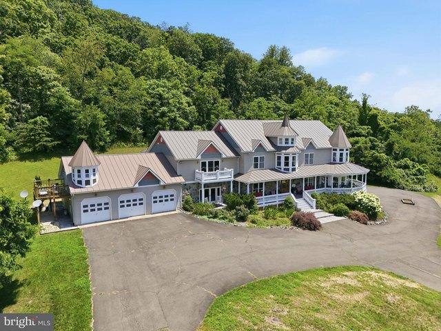 65 Clark Ln, Washington, VA 22747