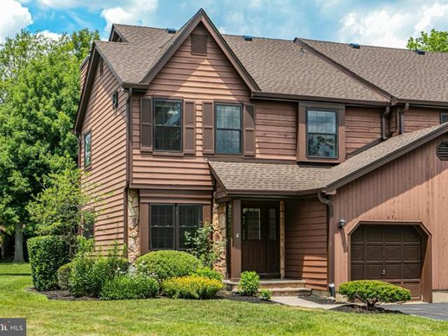 65 Cliveden Ct, Lawrence Township, NJ 08648