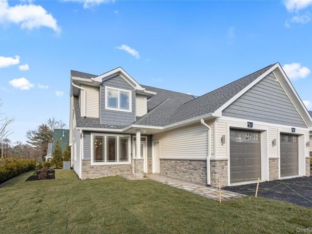 65 Dessau Cir, Spring Valley, NY 10977