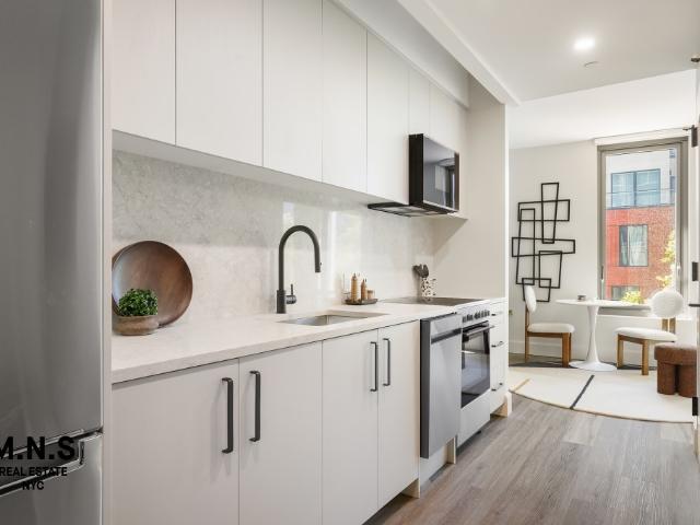65 Dupont Street 802