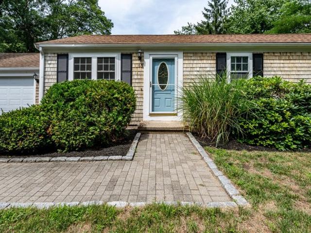 65 Elliott Rd, Barnstable, MA 02632