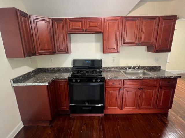 65 Fox St, Unit 1, Bridgeport, CT 06605