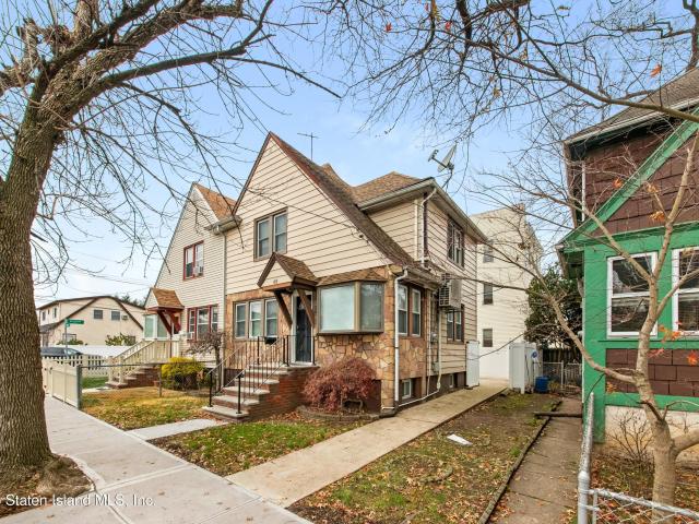 65 Floyd Street | Compass