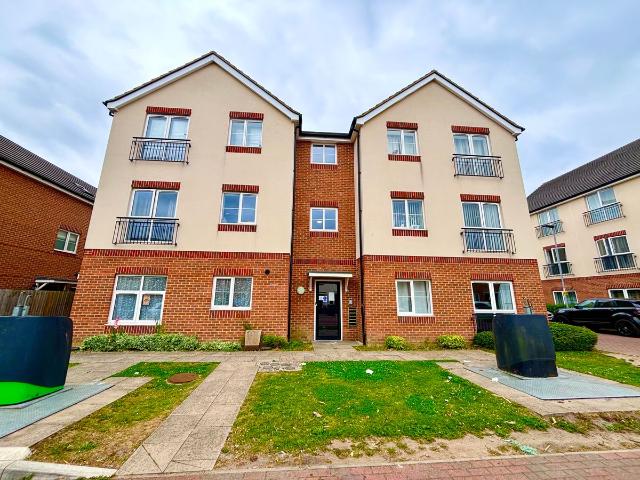 65 Frederick Drive, Peterborough PE4, 2 bed flat to rent, £925 pcm | PrimeLocation