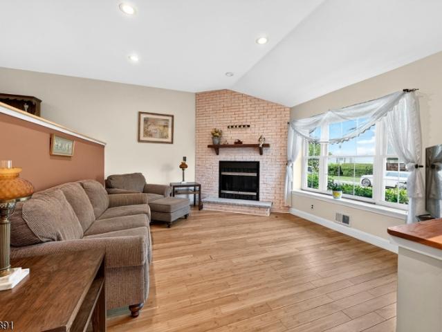 65 Freemont Ct