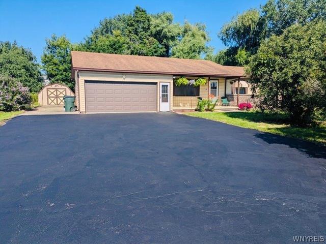 65 Glen Iris Dr, Rochester, NY 14623