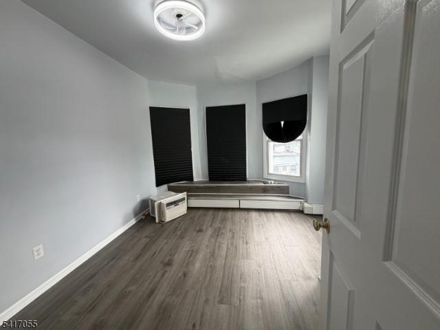 69 Grand St