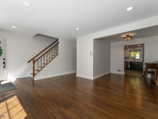 65 Hampshire Dr