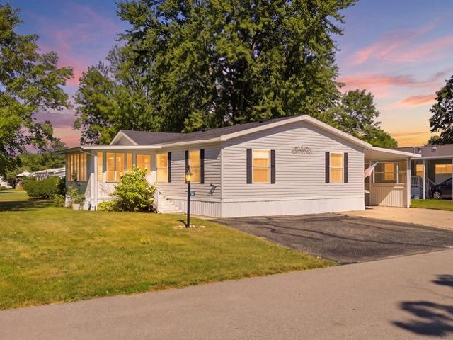 65 Hemlock Ave NE, Cedar Springs, MI 49319