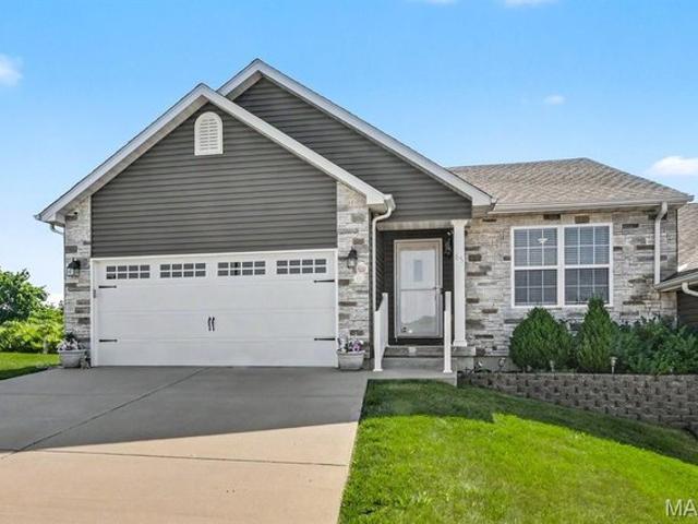 65 Jackson Cir, Festus, MO 63028