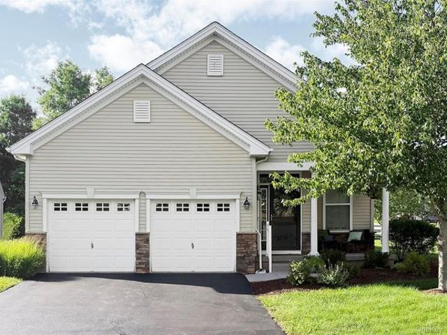 65 Jasmine Dr, Middletown, NY 10940